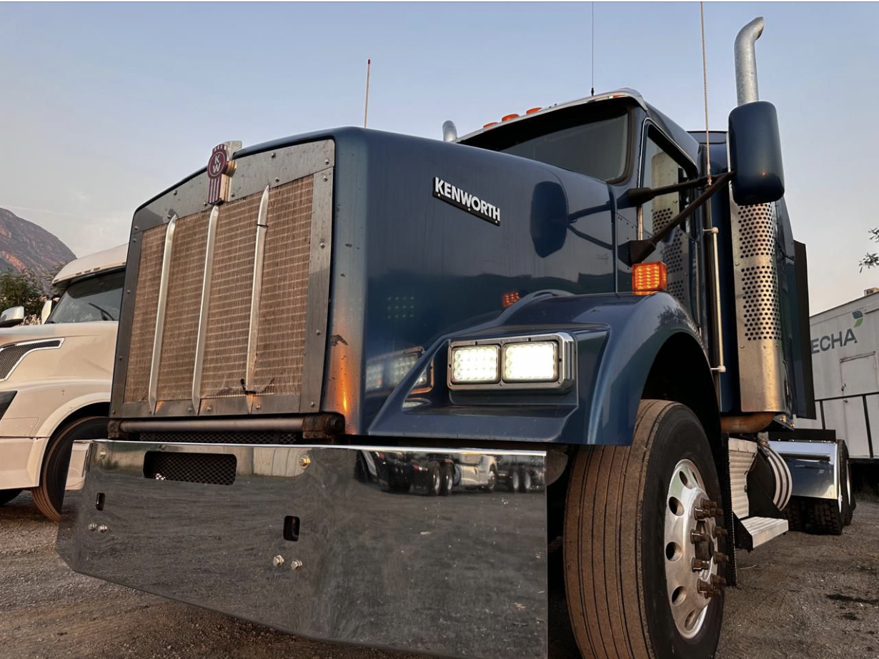 Kenworth T800 Cummins - Derecha Trucks